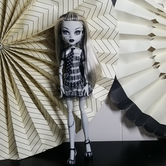 Monster High SDCC Frankie Stein - munimoro.gob.pe